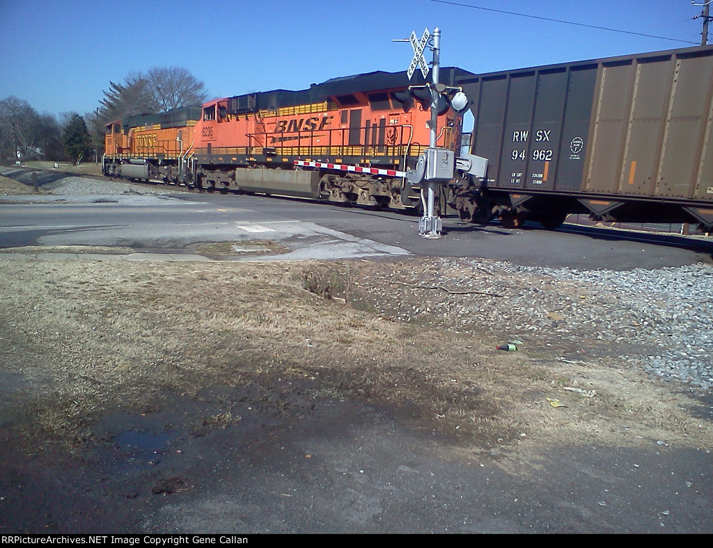 BNSF 8918 and BNSF 6235